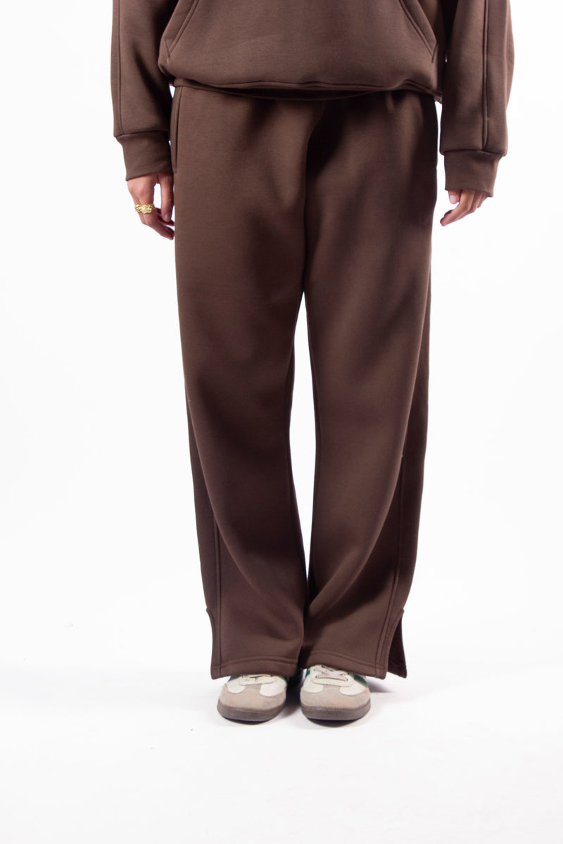 The Basic Brown Sweatpants – ZEI.EG